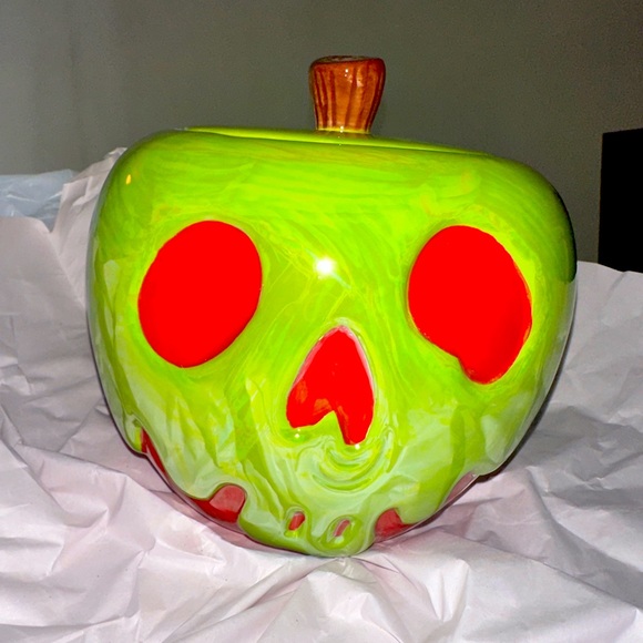 Disney | Holiday | Disney Villains Evil Queens Poison Apple 7 Canister ...